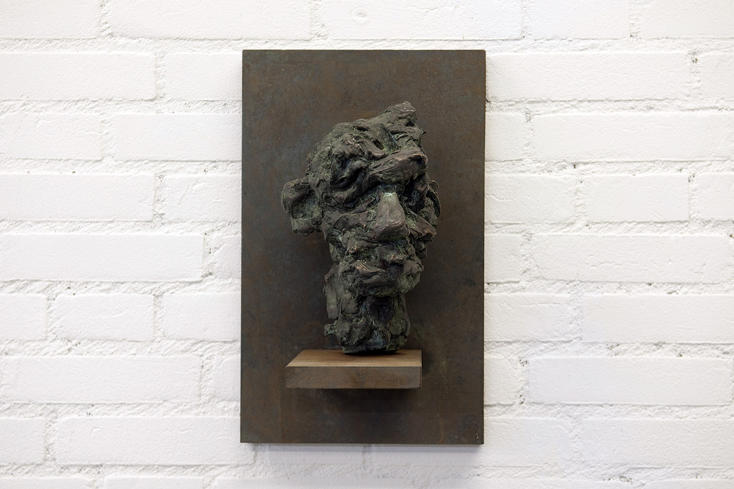 Koen de Vries — Treurende man